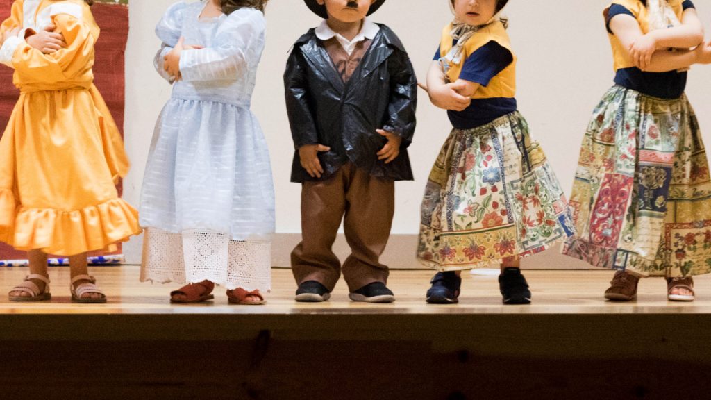 Há festa no Reino Woogui Boogui - Colégio Woogui Boogui